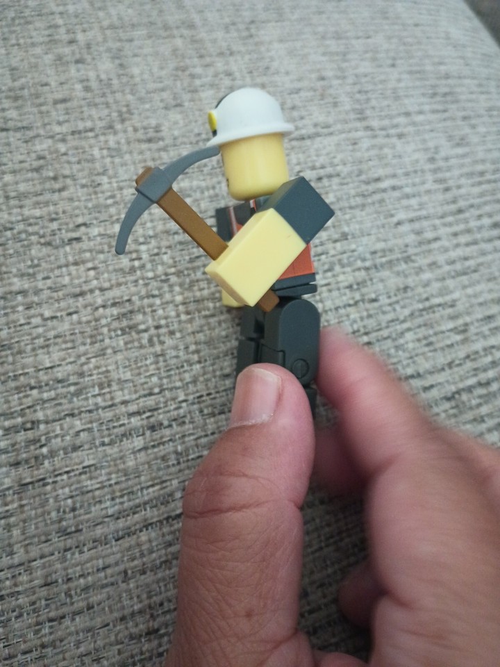 Roblox Series 1 Epic Miner Mini Figure By Jazwares No Code | eBay