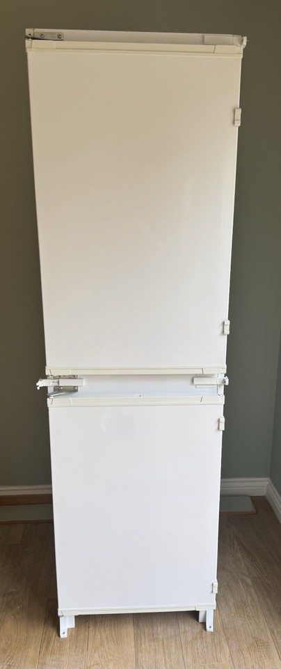 BEKO BCFD150 Integrated 50/50 Fridge Freezer - White (Great Condition ...