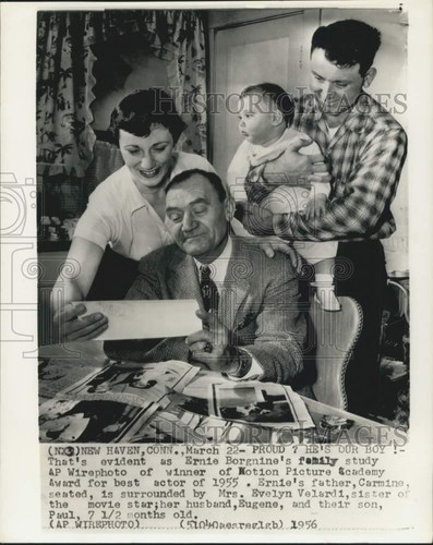 1956 Press Photo Ernie Borgnine's Family and Photo of Academy's Best ...