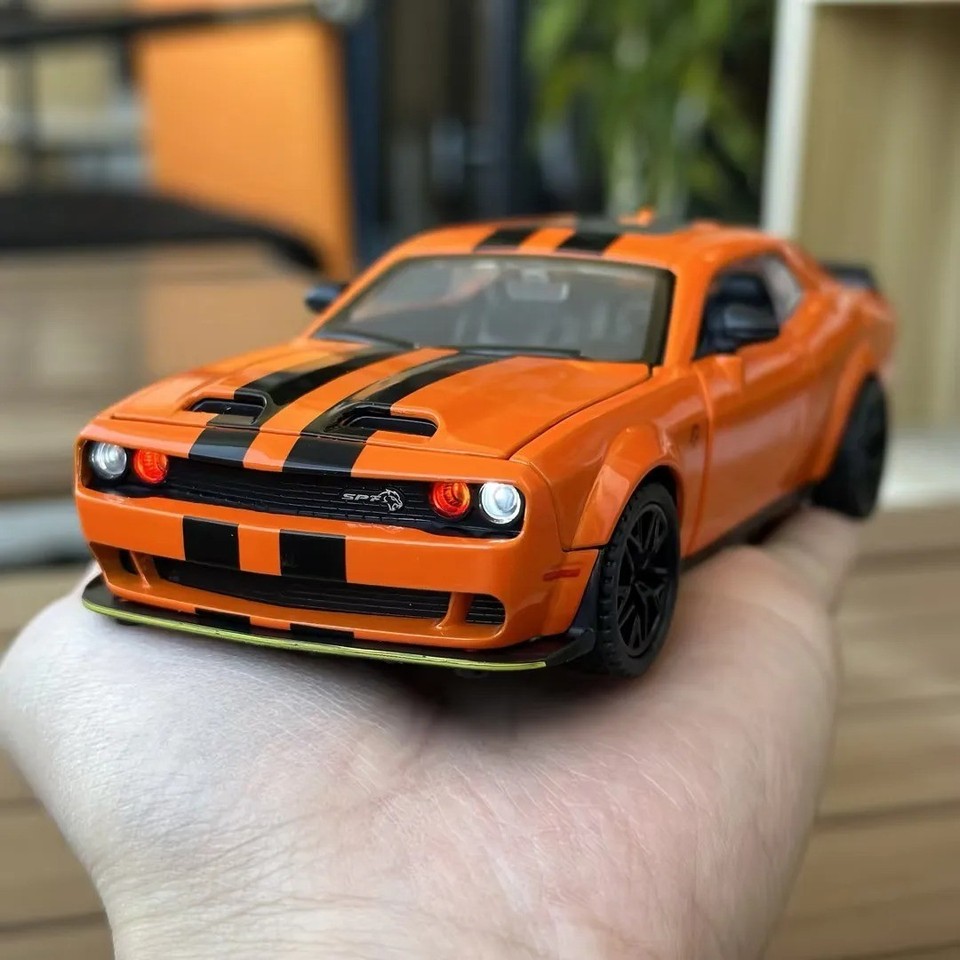 1:32 Dodge SRT Hellcat Diecast Car Alloy Model - Sound Light Toy Gift ...