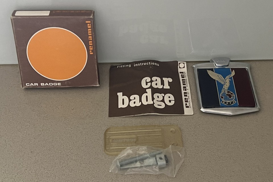 RAFA ROYAL AIR FORCE ASSOCIATION ENAMEL MILITARY CAR BADGE EMBALM UK ...