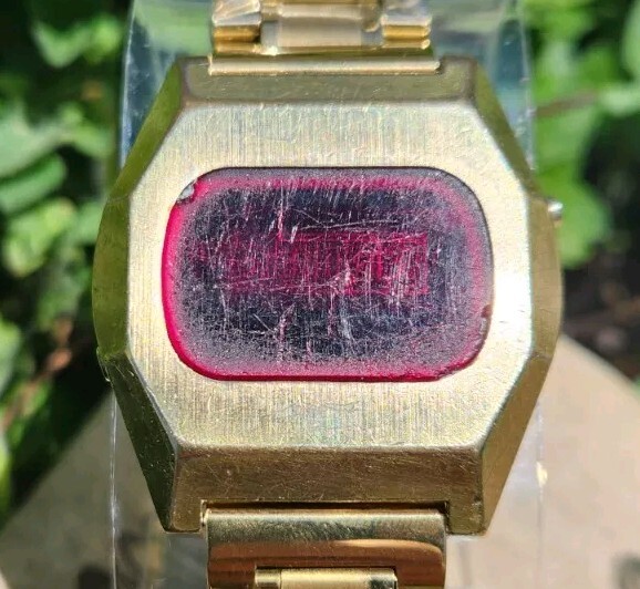 Vtg Bulova 1976 LED Computron Men's 37mm Watch Gold Tone NEW BAND/BATT ...