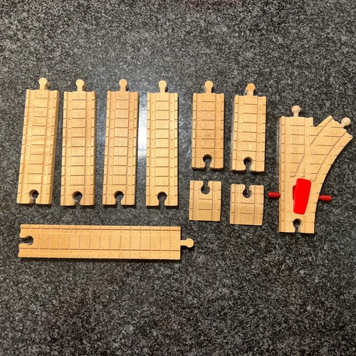 Authentic Wooden Thomas Train Clickety Straight Tracks Junction Lot Of ...