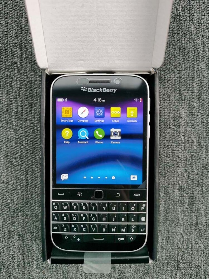 BlackBerry Classic Q20 16GB GSM (Unlocked) 4G LTE Keyboard Smartphone ...