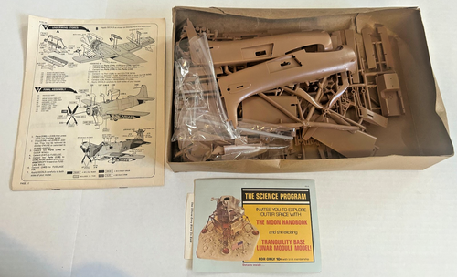 Revell Douglas A-1H Skyraider "Sandy" Modle Kit Military Aircraft Plane ...