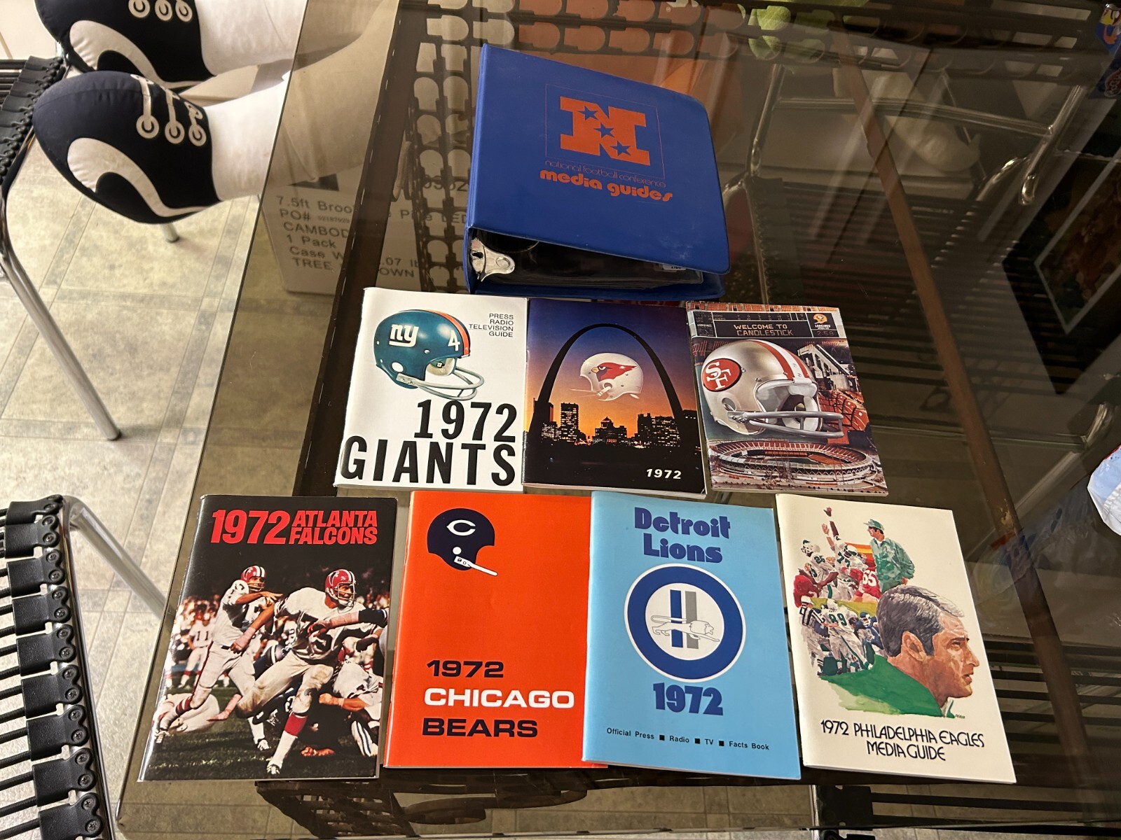 original 1972 NFL FOOTBALL NFC TEAM MEDIA GUIDES X 7 w/ BINDER..FREE ...