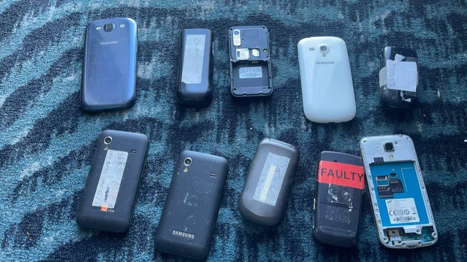 Job Lot 140 - 10x Untested Mixed Samsung Faulty Mobile Phones Spares ...