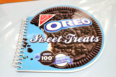OREO 100TH BIRTHDAY NABISCO OREO SWEET TREATS RECIPE BOOK 2012 - U | eBay
