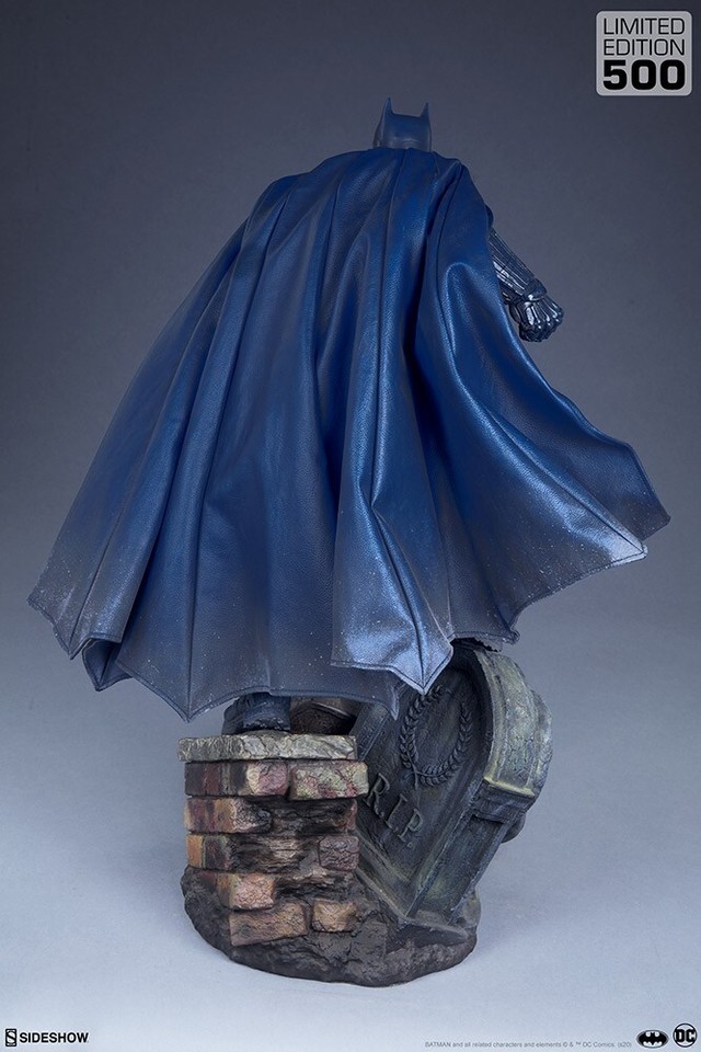 Sideshow BATMAN Modern Age Blue Suit 1/4 Premium Format Figure Statue ...