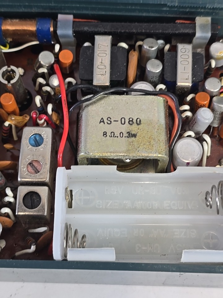 1963 Realtone TR2051 Vintage 10 transistor Am/Fm Portable Radio Leather ...