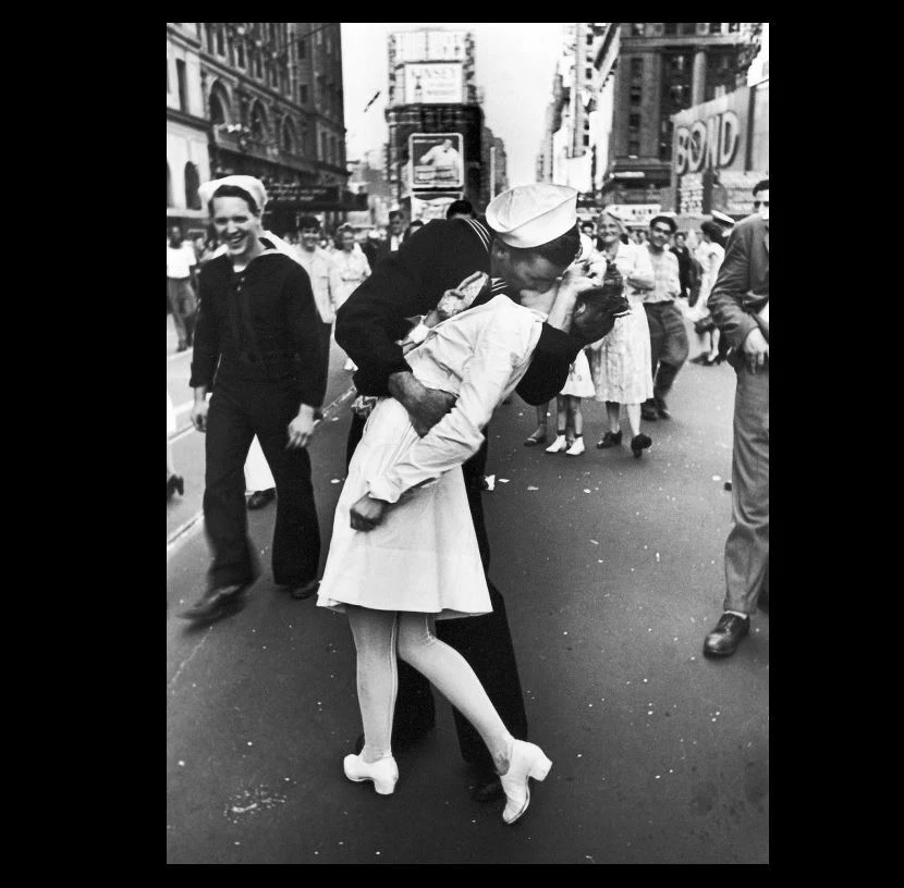 Soldier Kissing Girl In Time Square