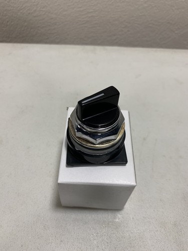 GE GENERAL ELECTRIC 2 Position Maintained Selector Switch CR104PSG21B ...