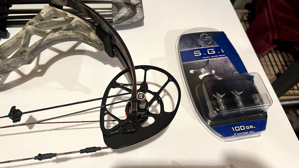 BOWTECH INVASION CPX Compound Hunting Bow RH 50 lbs pull | eBay