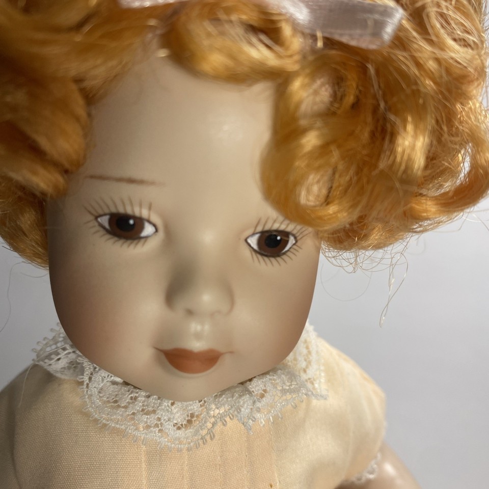Balliol 1999 Porcelain Little Orphan Annie Doll Collectible With Stand ...