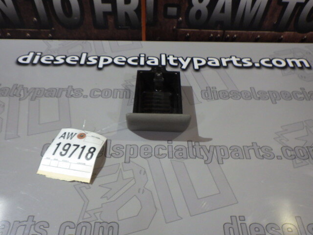 2001 2002 CHEVROLET 2500 3500 LT 6.6 LB7 AUTO 4X4 OEM INTERIOR ASHTRAY ...