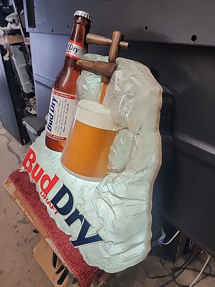 VINTAGE BUDWEISER BUD DRY DRAFT LIGHTED MOTION BEER SIGN TAP MUG 26"x22 ...