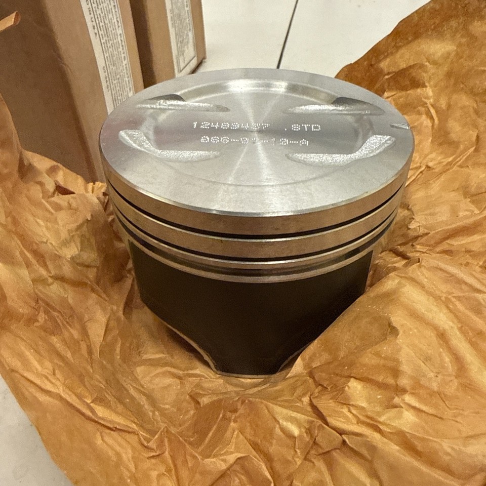 GM NOS Lot of 8 Engine Pistons 383ci 6.3L Standard Size First Design ...