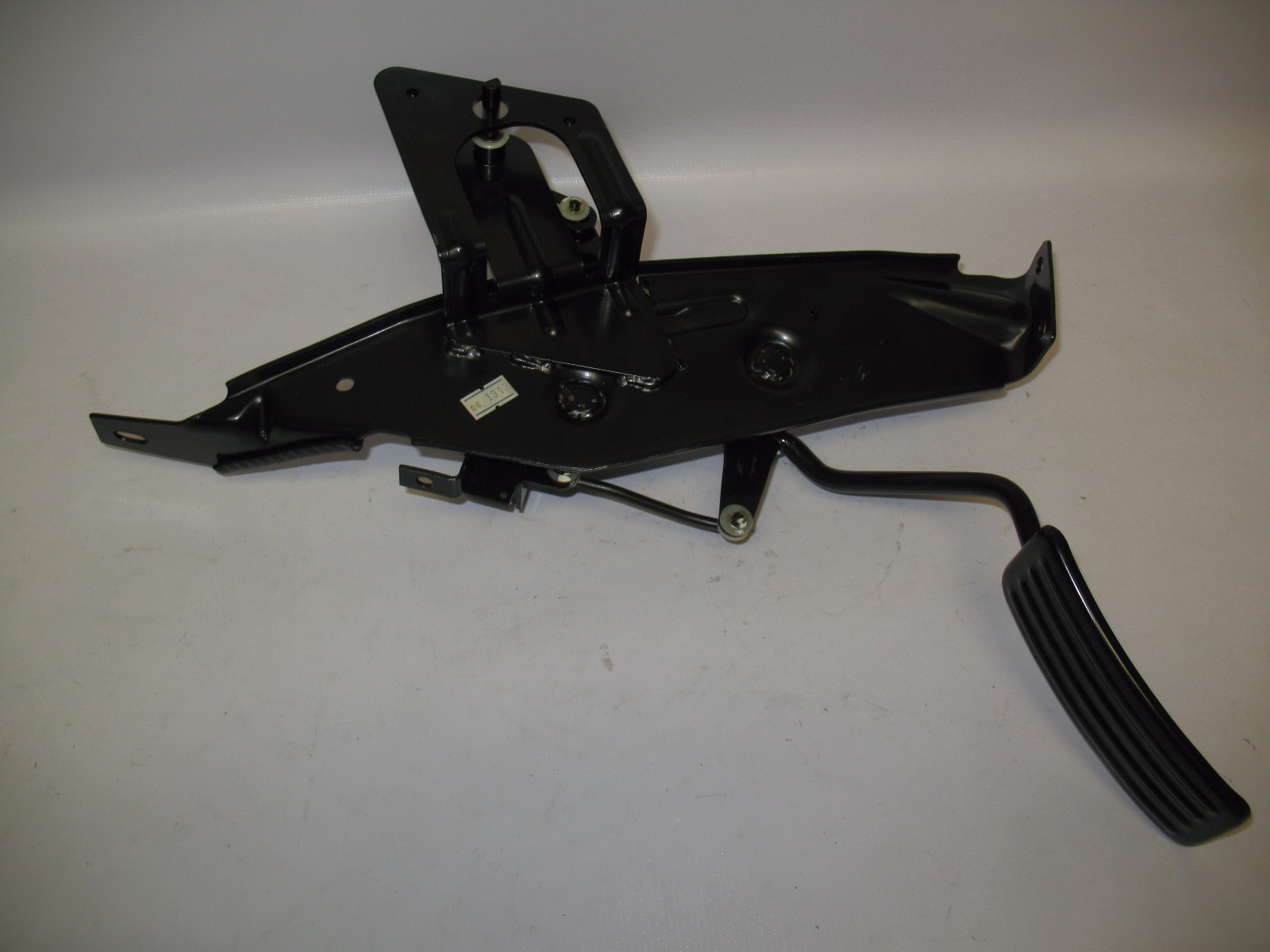 New OEM Isuzu Engine Control Link Bracket Assembly Gas Pedal 8970327161 ...