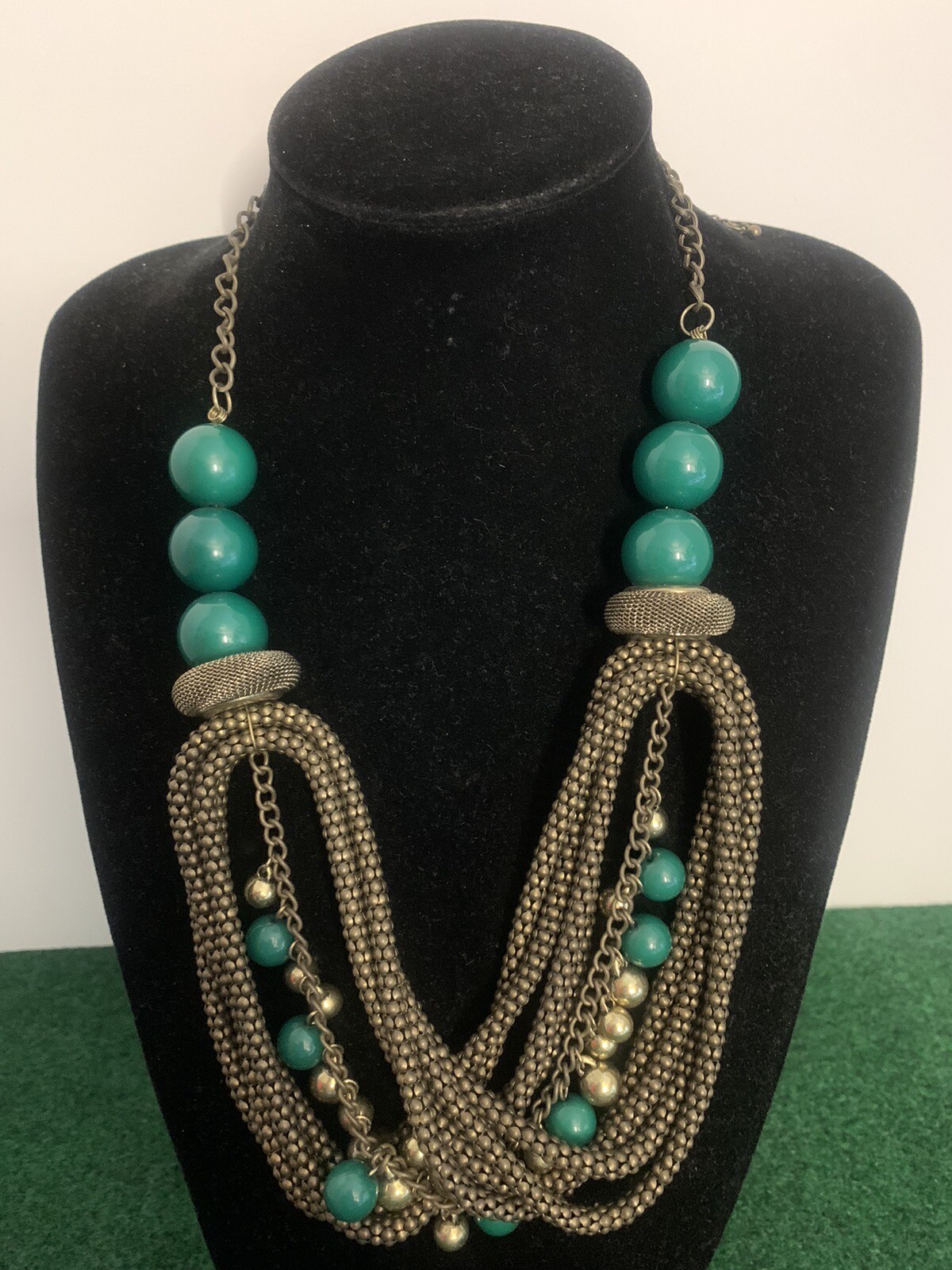 Vintage Chunky Green & Gold Plastic Beaded Necklace. … - Gem