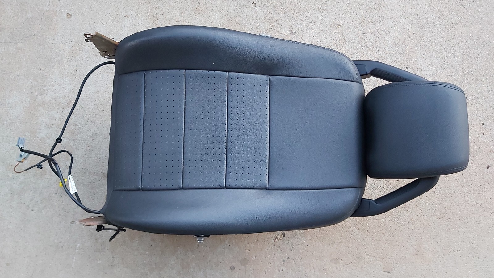 2005 - 2009 LAND ROVER LR3 Front Power Passenger`s Seat Back | eBay