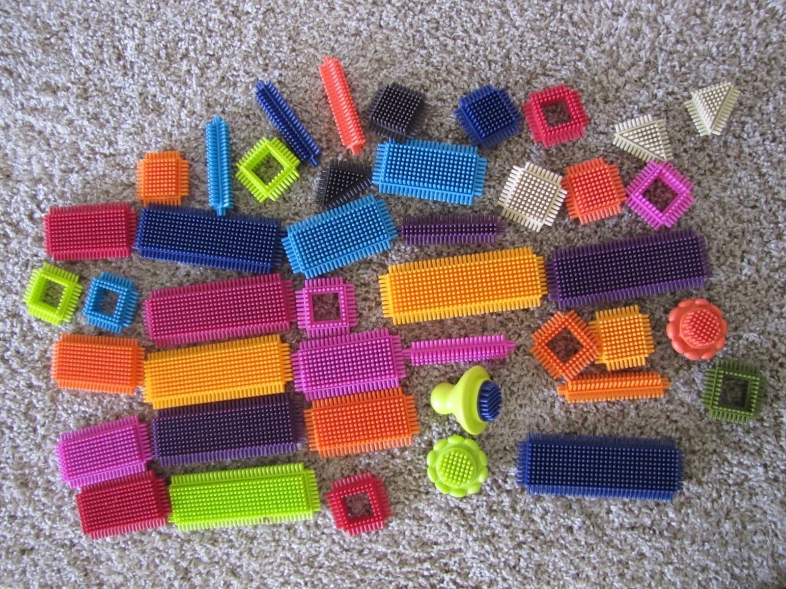 B. Bristle Block Stackadoos Blocks - 44 Pieces Building Toys Bricks ...