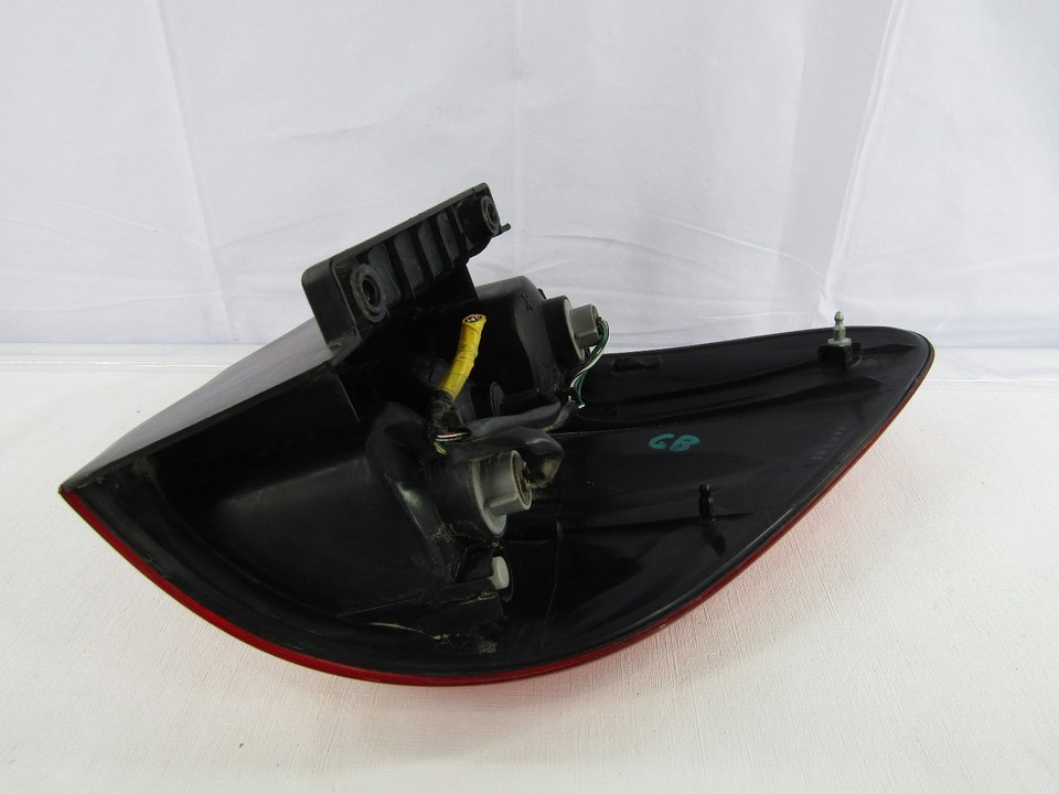 2001-2004 Toyota Sequoia Left Rear Outer Tail Light Assembly OEM | eBay