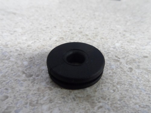 NOS OEM Suzuki Cushion 1982-14 Kingquad/Bandit/Boulevard 09320-08018 | eBay