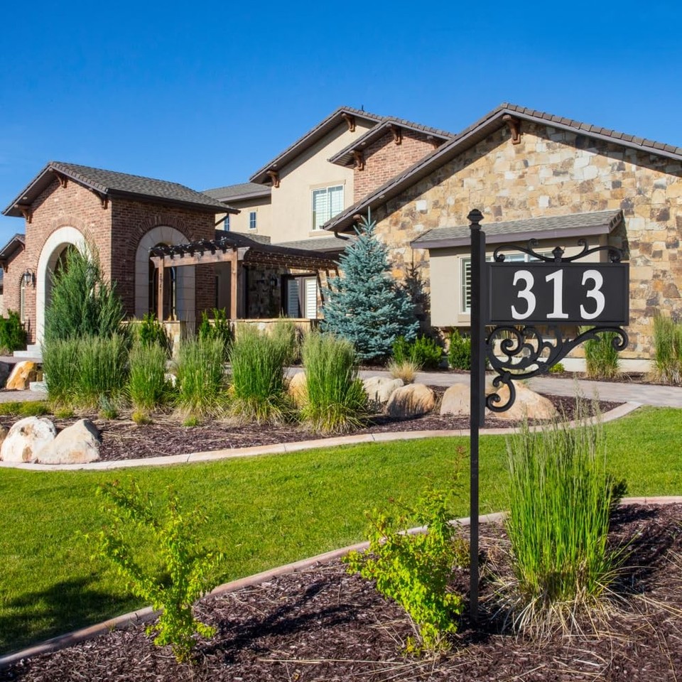 11244 Nite Bright Acanthus Reflective Post Sign Address Plaque, Black ...