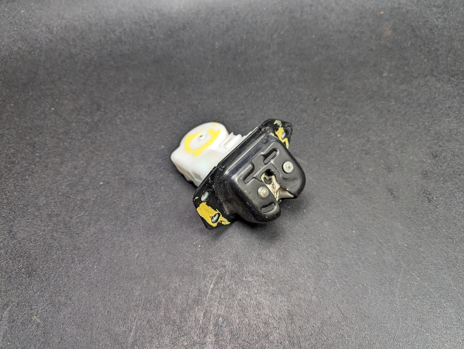 Liftgate Door Lock Latch 2018 Nissan Pathfinder 90502-1AA0A 2016 2017 ...