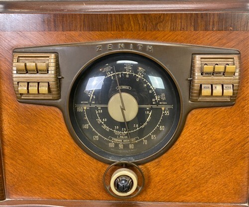 1940 Zenith Model 10S464 Radio, Vintage Floor Model, Wooden Cabinet ...