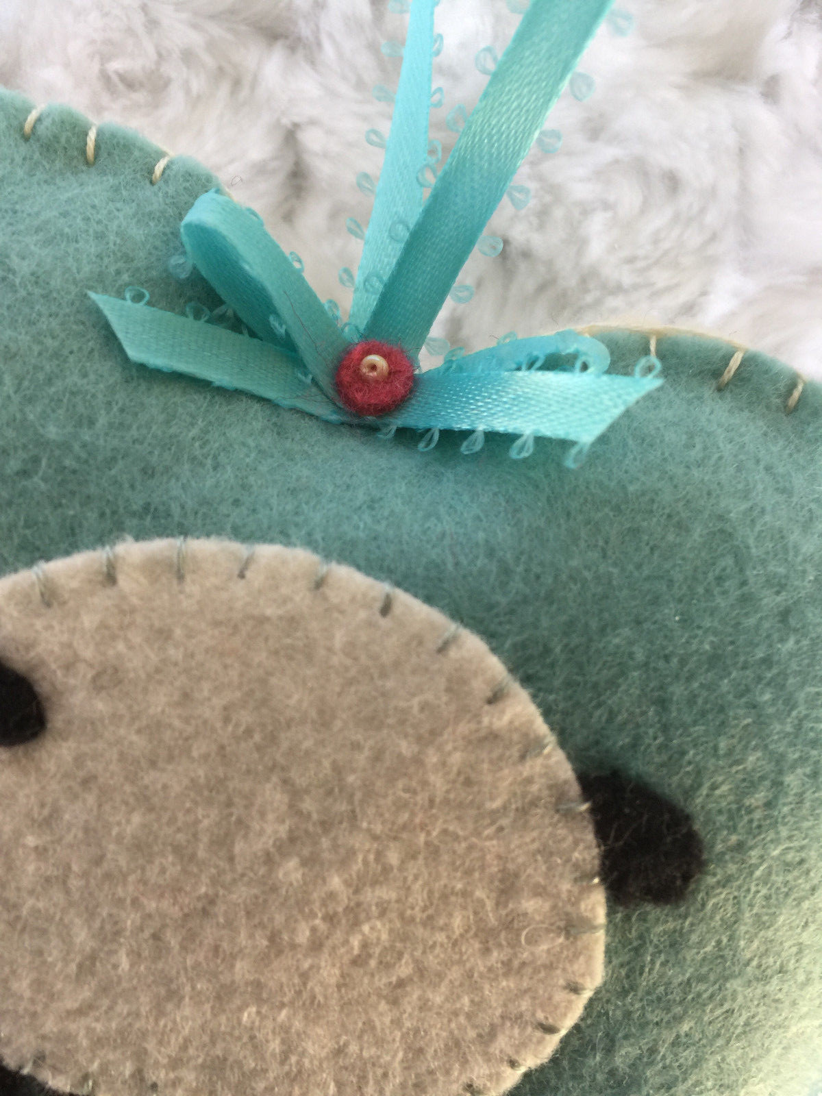 Lamb Wool Felt Applique - Handmade Door Hanger Tuck Pillow - Penny Rug ...