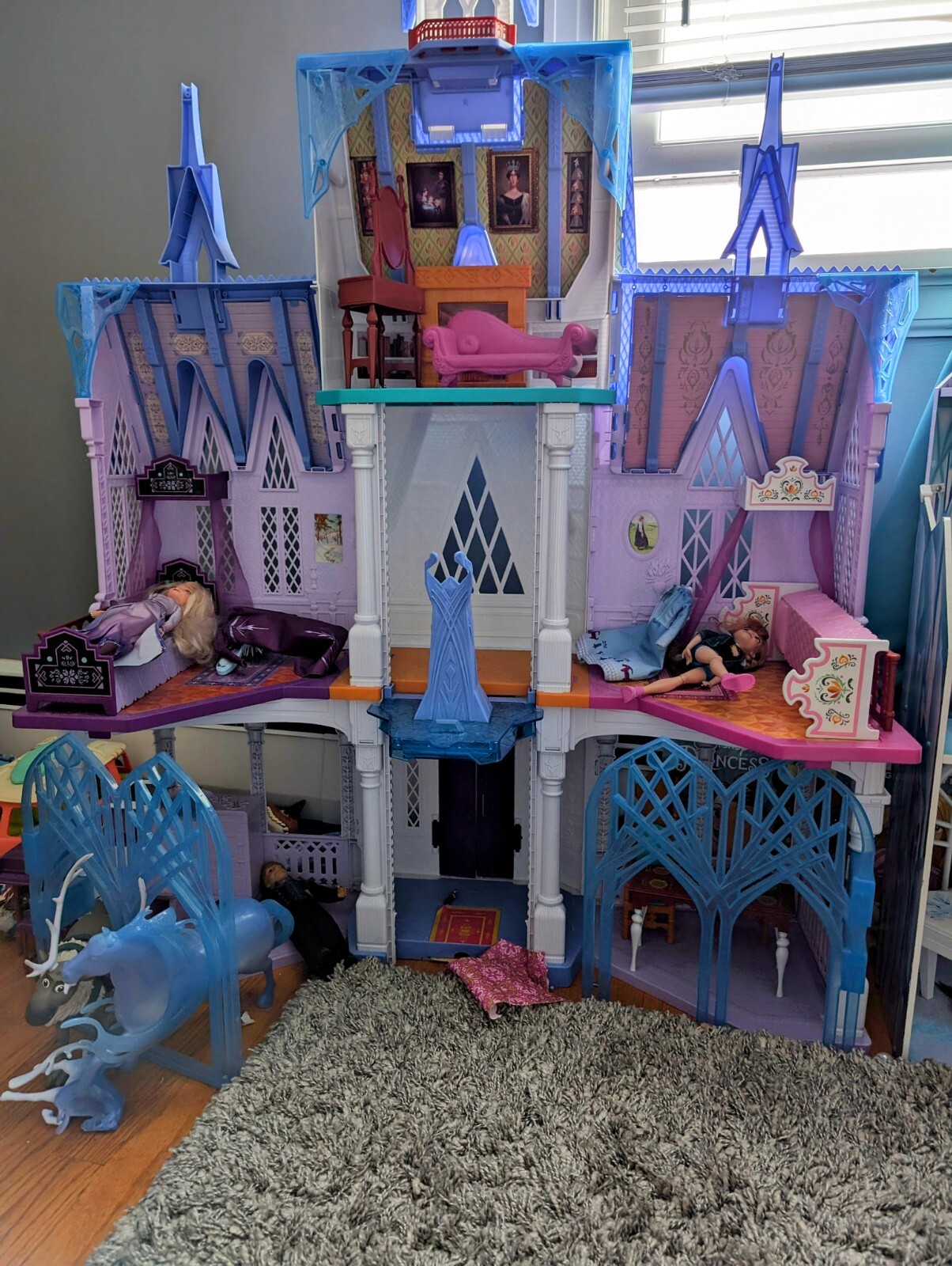 Frozen 2 Disney Ultimate Arendelle Castle with 5' Tall Moving Balcony ...