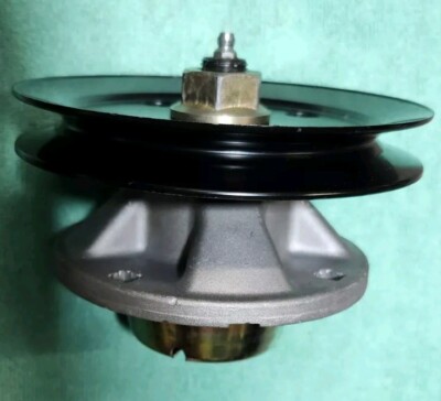 (1) Spindle Assembly with Pulley John Deere GT225, GT235, GT235E Lawn ...