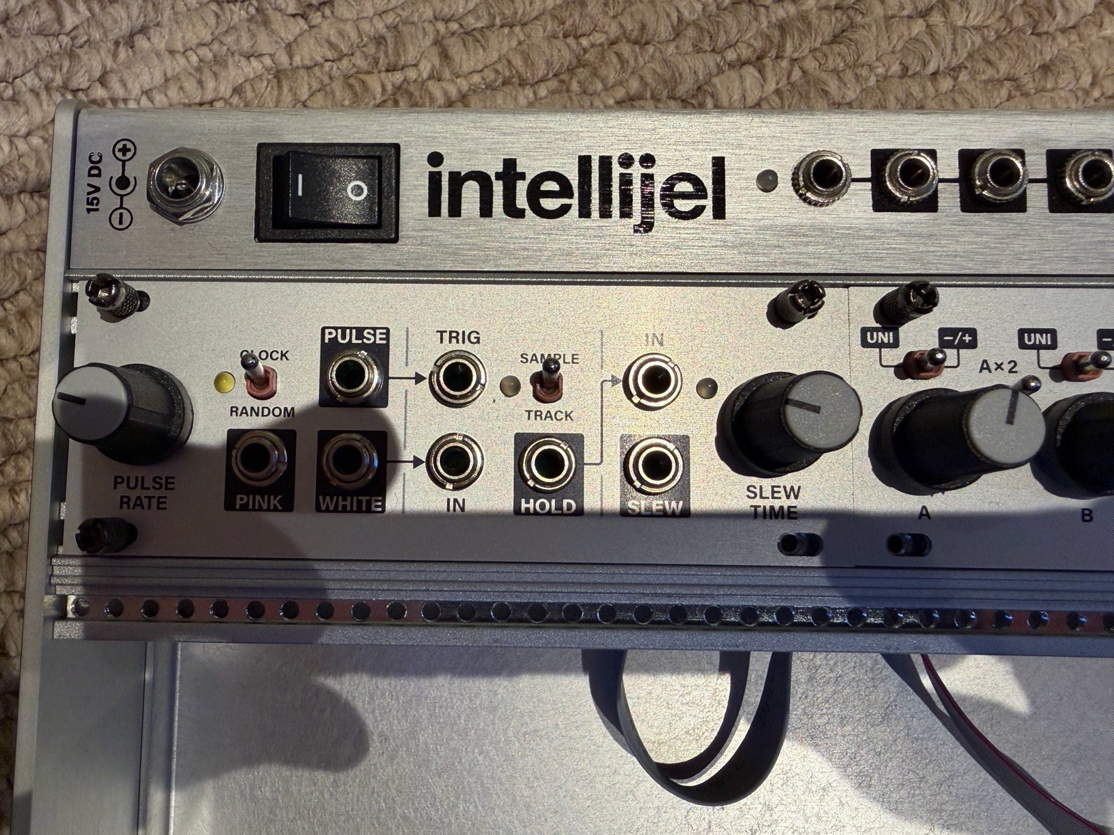 Intellijel Noise Tools 1U Clock with Random Pulse and Analogue Noise ...