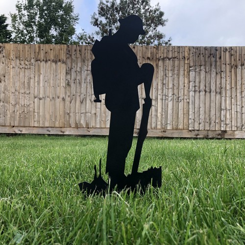 Tommy soldier statue silhouette , Lest We Forget Soldier in black metal ...