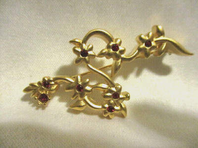 D'ORLAN Vint Flower Pin w/Red Austrian Crystals Triple Plated 22 Kt ...