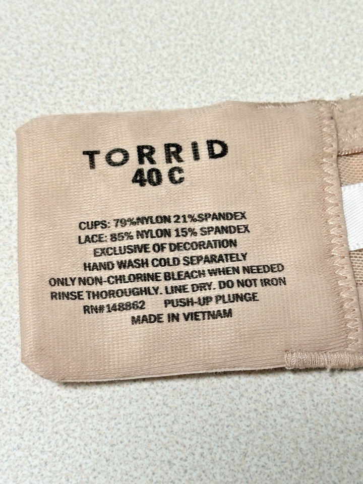 Torrid Push Up Plunge Lace Women's Cream Bra Size 40C Convertible ...