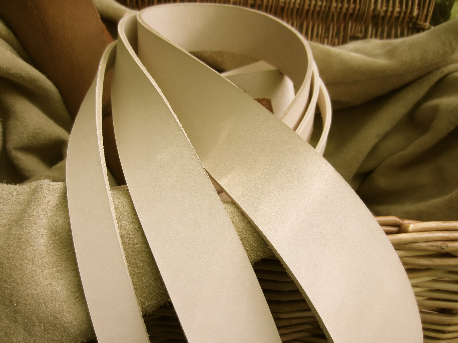 190cm EXTRA LONG NATURAL 2.4mm THICK untreated COW HIDE LEATHER STRAP ...