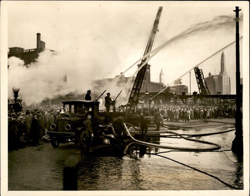 GA274 1927 Original Underwood Photo CHICAGO FIRE TRUCK WACKER DR ...