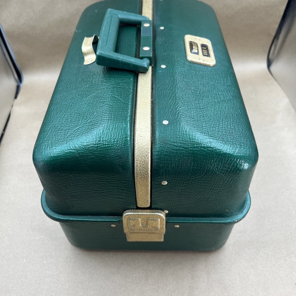Vintage UMCO 800U Green Fishing Cantilever Tackle Box | eBay
