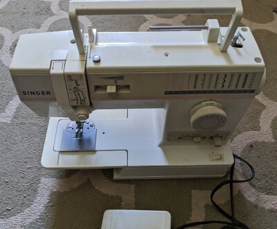 Vintage Singer Model 9010 Sewing Machine w/ cords pedal | eBay