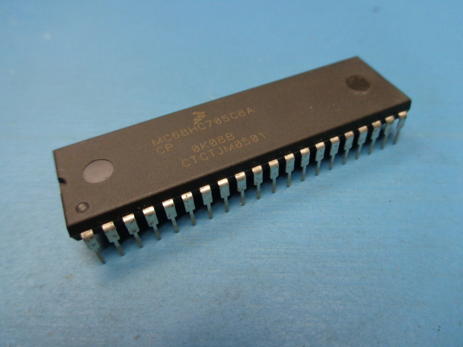 (1) FREESCALE MC68HC705C8ACP 8-BIT CISC 8KB EPROM MICROCONTROLLER 40 ...