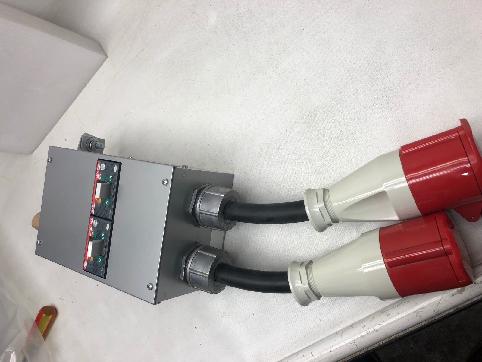 StarLine Busway Tap Bo Amp Drop Box 3ø 60-amp CBMDC225HE37-6 (2)560C6S ...