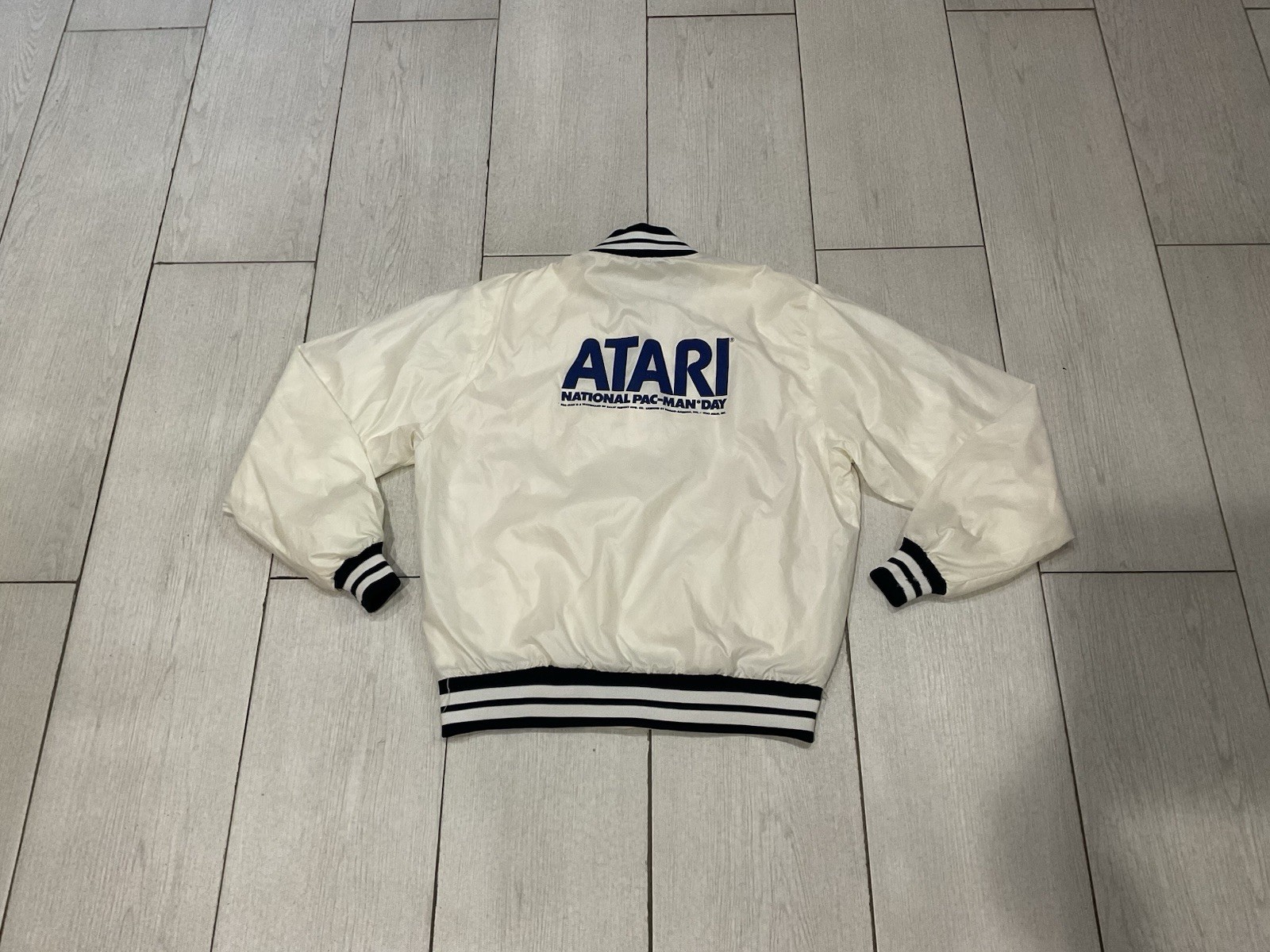 VINTAGE 1982 ATARI 2600 NATIONAL PAC-MAN DAY NYLON PR… - Gem