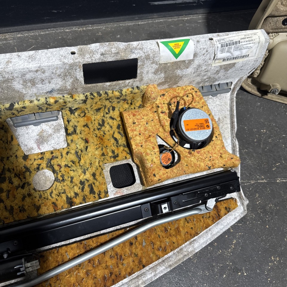 06-12 BMW E90 328i 335i 330i Rear Window Parcel Shelf Set w/Sunshade ...