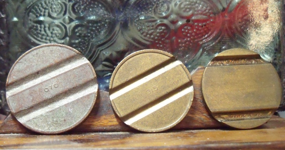 3 SLOTED ARCDE TOKENS: GALAXY WORLD- PISTOL PETE'S-HUISH FAMILY FUN ...