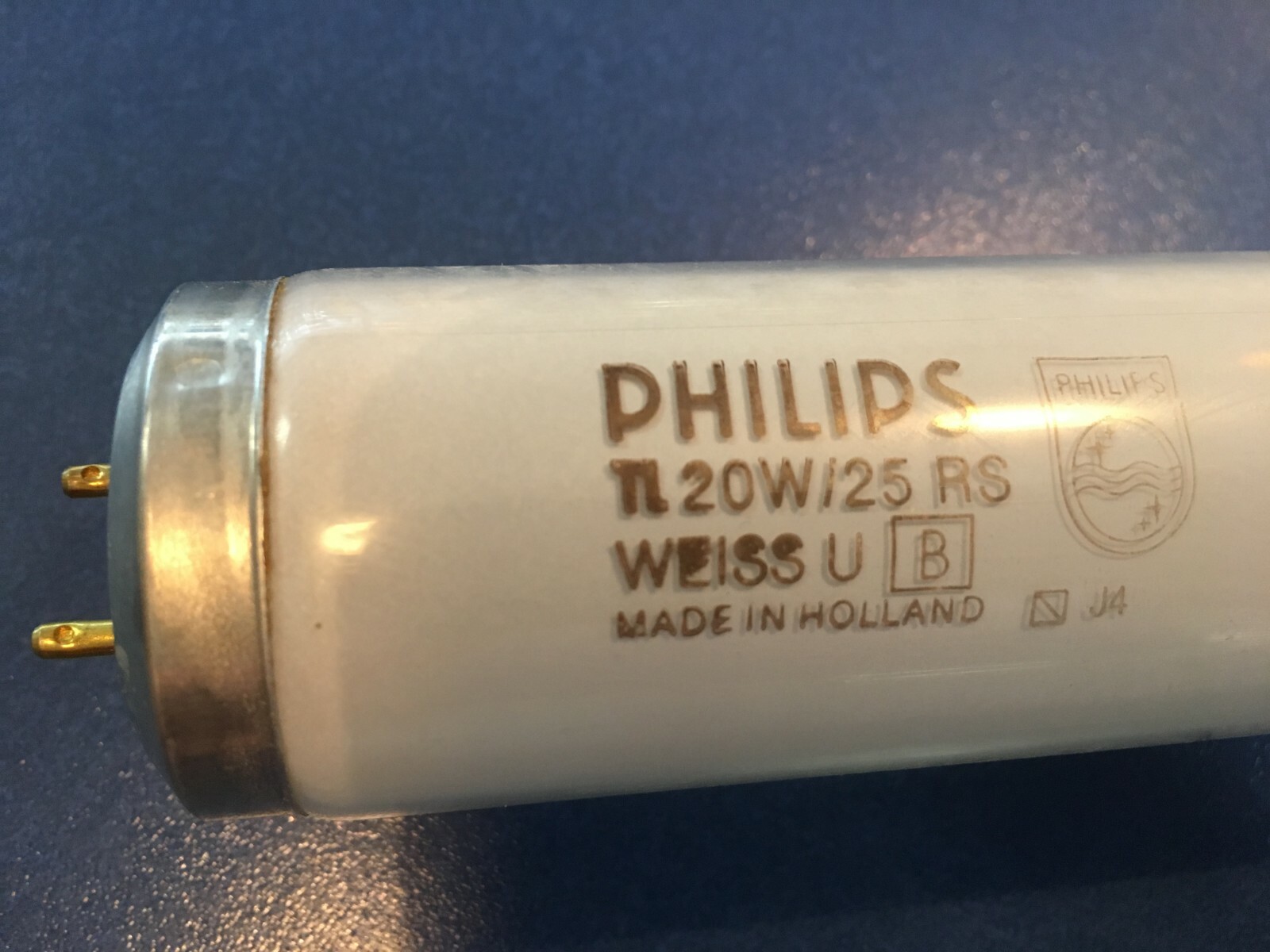 Fluorescent Lamp - PHILIPS TL 20W/25 RS White 4000K T12 38mm G13 Made ...