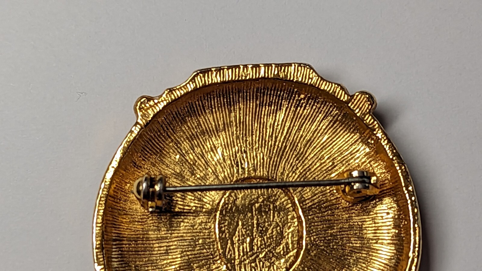 VINTAGE ALVA MUSEUM REPLICAS SIGNED GOLD TONE BROOCH PIN | eBay