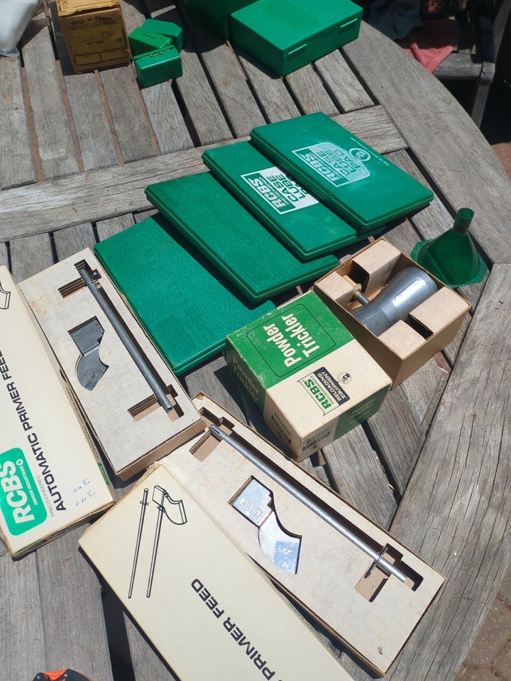 RCBS RELOADING ITEMS POWDER TRICKLER, LUBE PADS AUTOMATIC PRIMER FEED ...