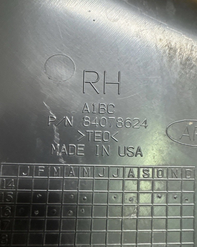 2016-2018 Camaro SS Bumper Fascia Outer Air Duct Right RH OEM 84078624 ...